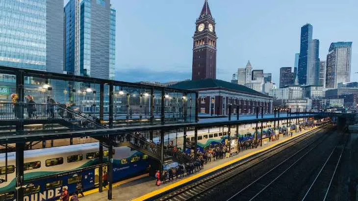 Sound Transit conducts OCS maintenance in Downtown Seattle Transit Tunnel